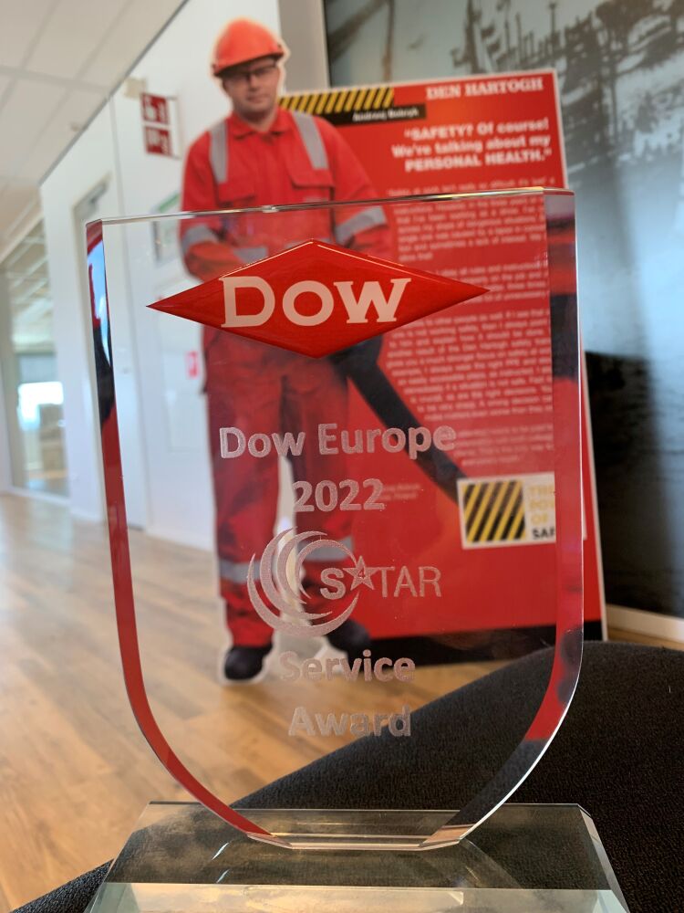 Dow awards service Den Hartogh