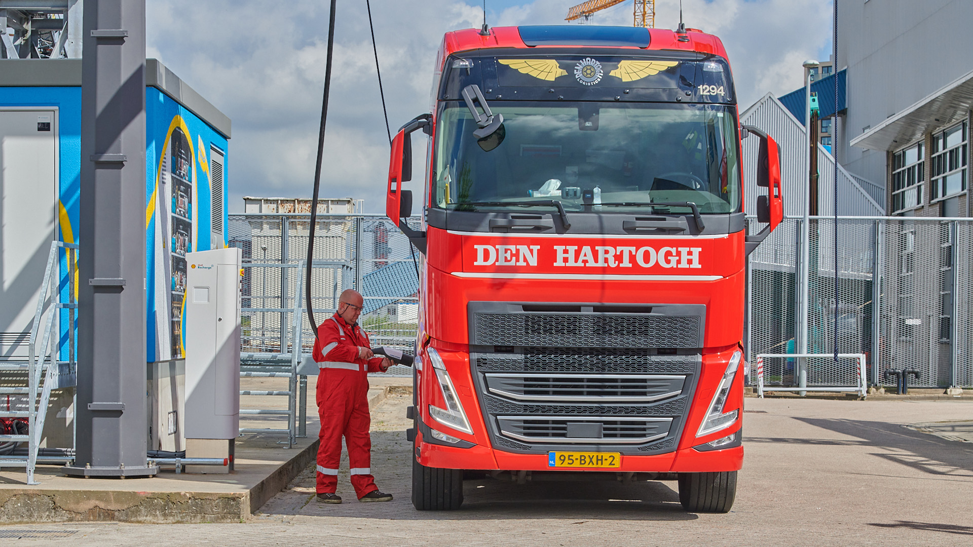 First combined megawatt charger for the transport sector